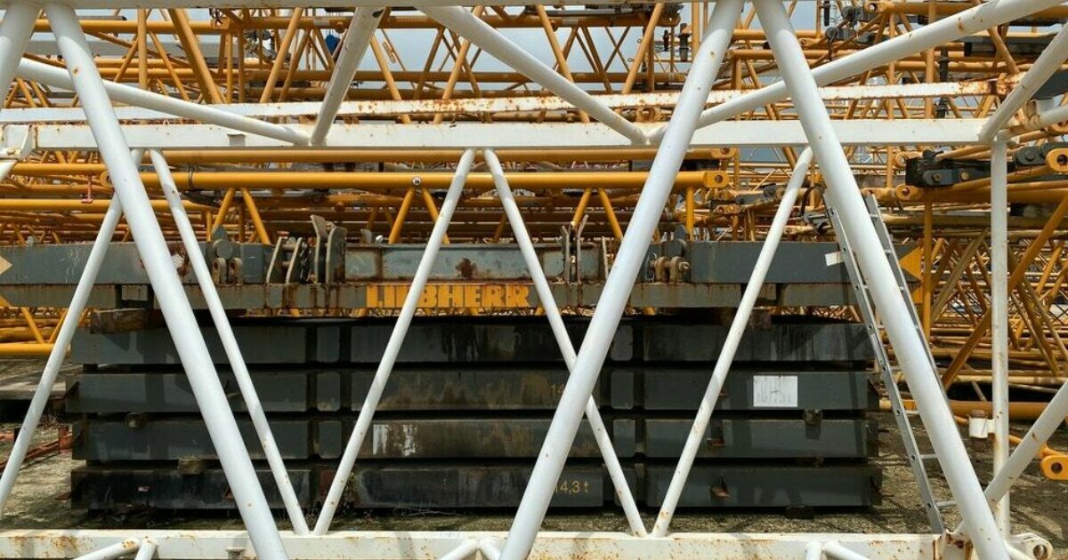 Liebherr LR 1300 Counterweights Tray Attachments For Sale | Bigge.com