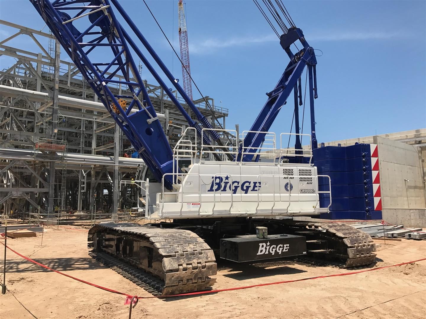 Bigge’s Kobelco CK1600G Works on Liquefied Natural Gas… | Bigge.com