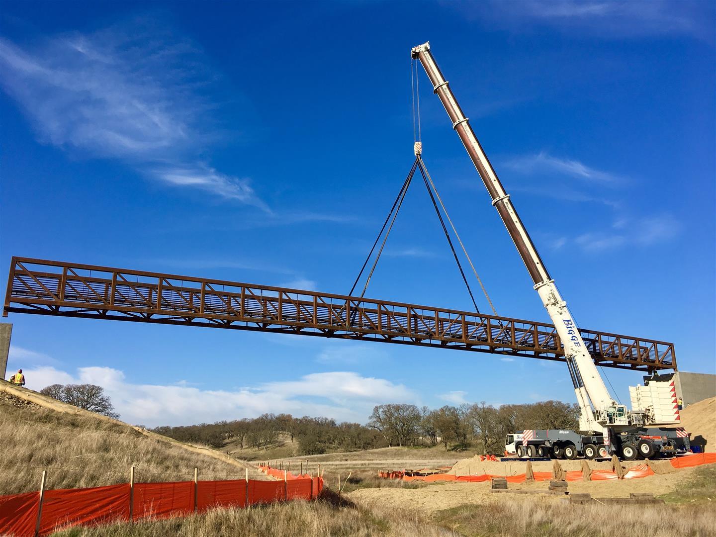 Bigge Lifts and Sets Bridge in Folsom, CA | Bigge.com